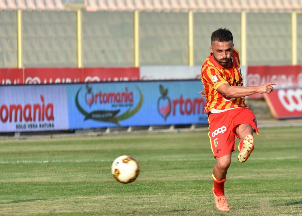 Francesco Corapi: "Essere il capitano del Catanzaro è stato il mio ...