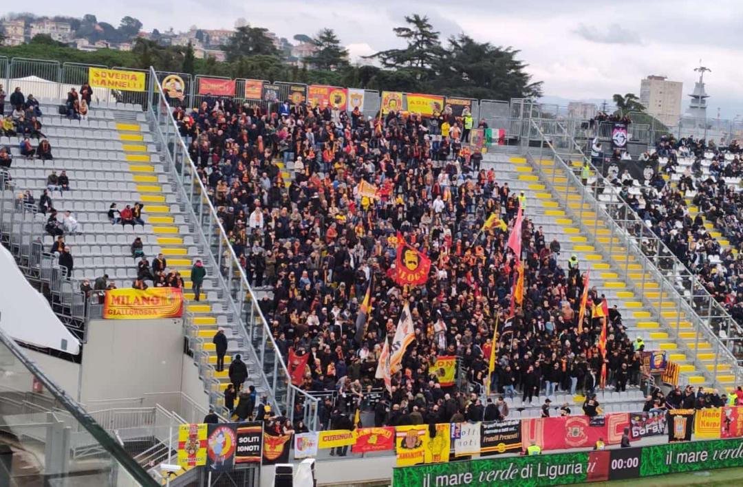 "Anche se perdiamo, noi cantiamo": la passione infinita dei tifosi del ...